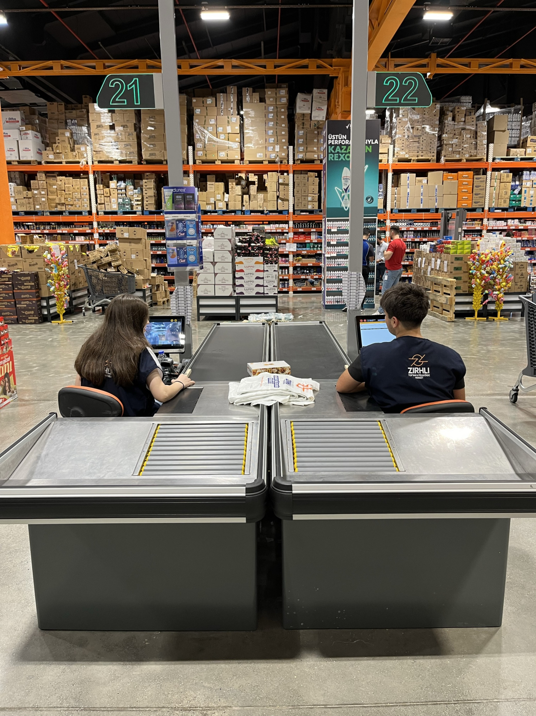 Check-Out Counters by umdasch Madosan